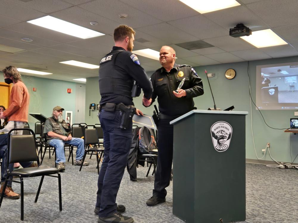 Officer Sauter Recognized with Life Saving Award | White Salmon Washington